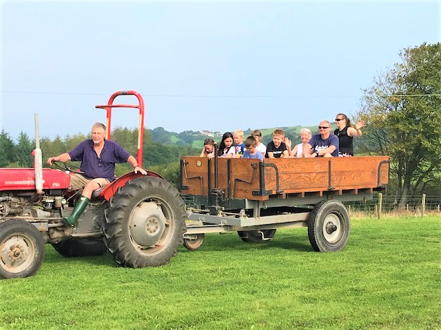 lowercampscott-vintage tractor and trailer ride – North Devon & Exmoor ...